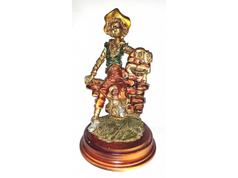 FIGURA - KOMBINOVANI MATERIJAL, POSTOLJE DRVO 27x17cm