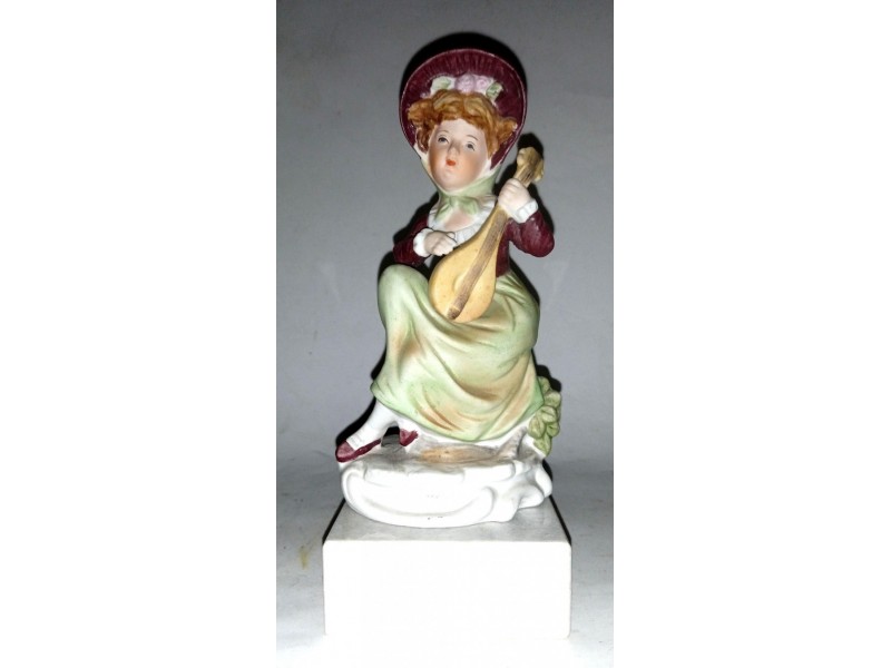 FIGURA - BISKVIT PORCELAN POSTOLJE MERMER 20cm