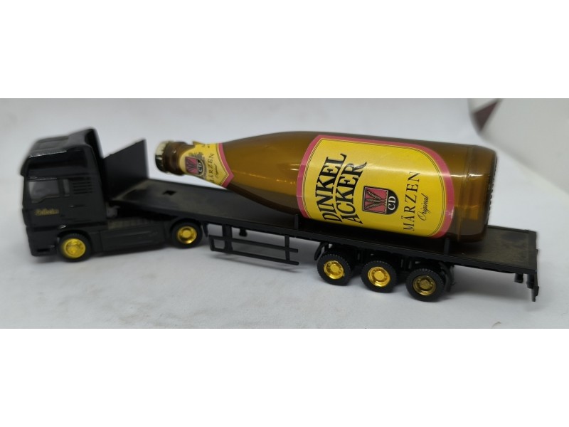 Dinkelacker Märzen.