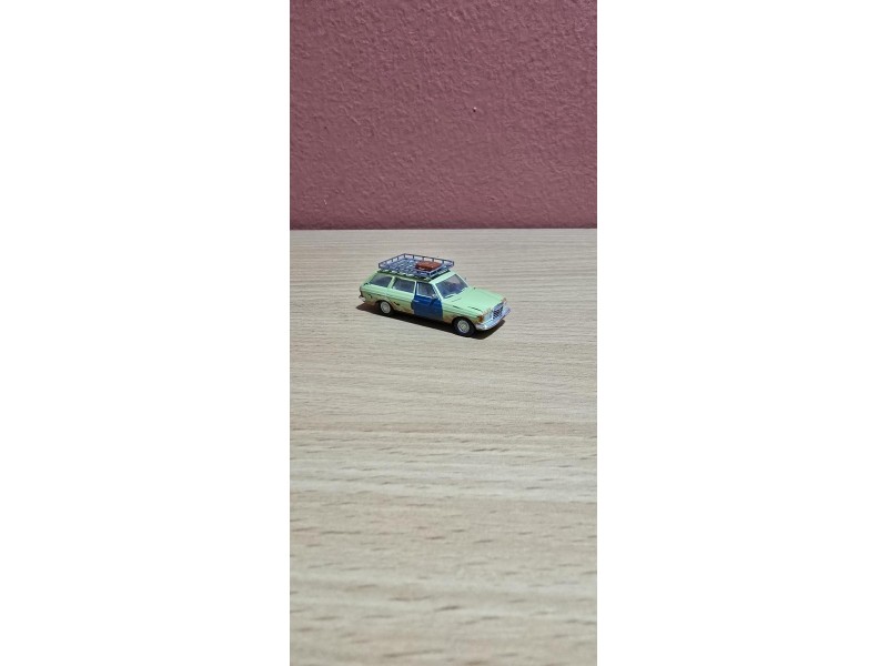 Mercedes Benz W123 Busch Germany 1:87