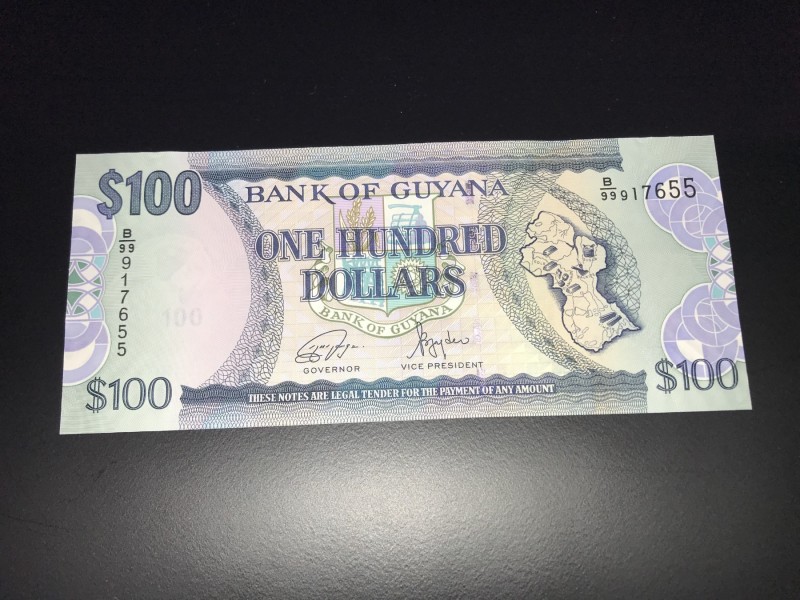 GUYANA 100 DOLARA. UNC.