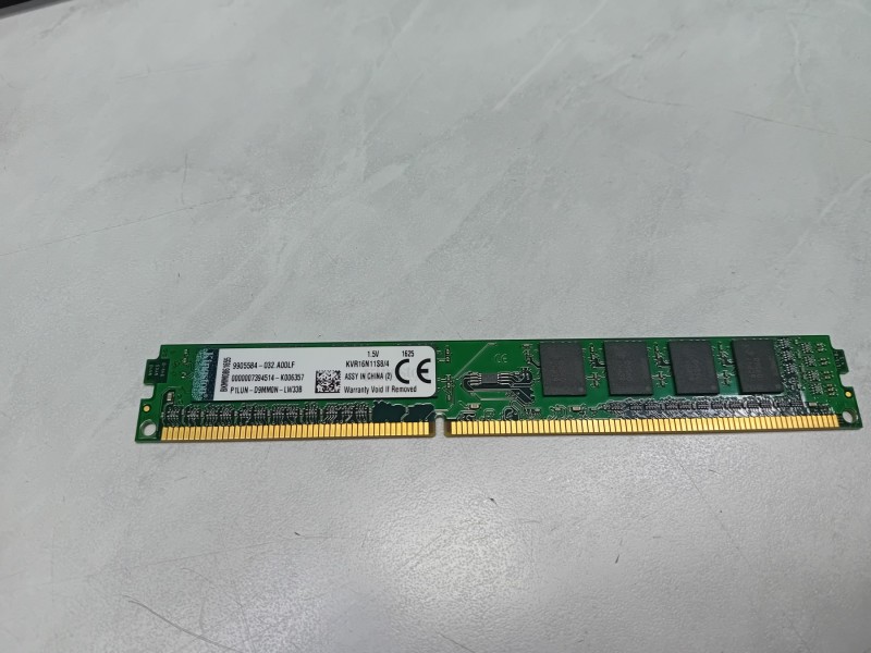 ddr3 4gb kingston 1600mhz ispravna