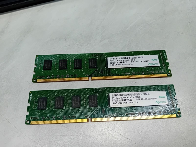 ddr3 4gb apacer 1333mhz ispravna 2x2gb