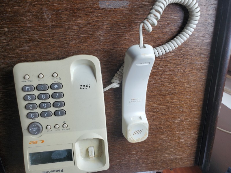 Fiksni telefon