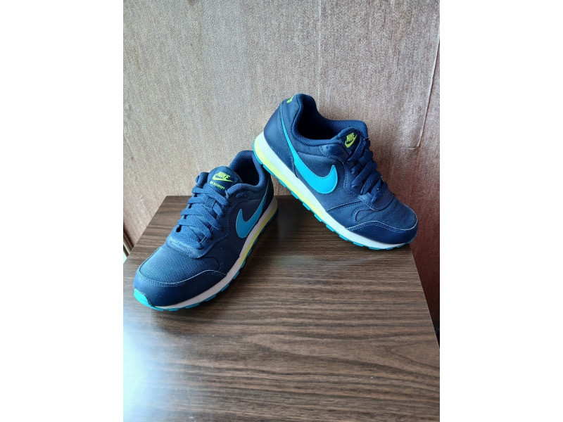 Patike Nike br. 36,5-23,5cm.