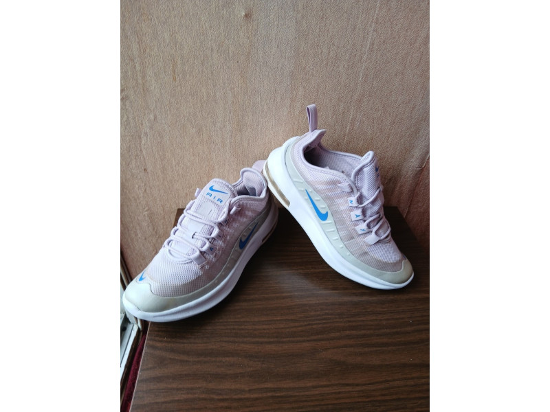 Patike Nike br. 35,5-23,5cm.