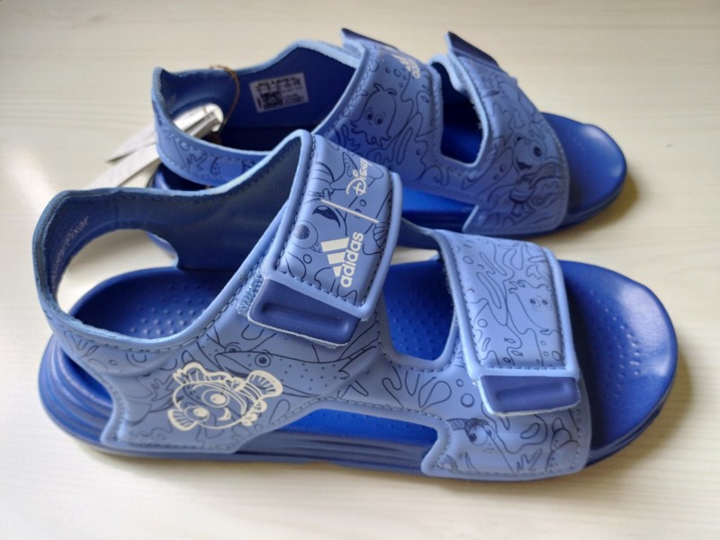 Adidas Disney sandale, br. 34, novo