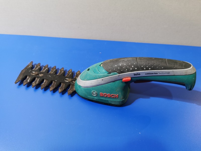 Bosch rucni trimer za zive ograde