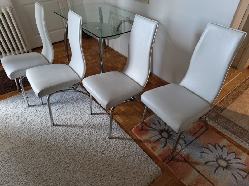 Set četiri trpezarijske stolice