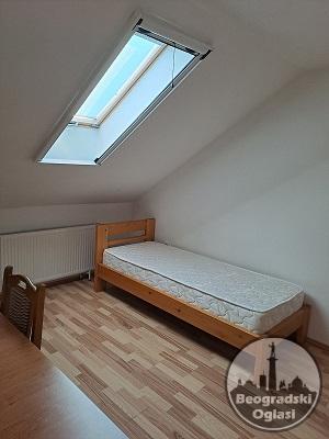 Zemun, Nova Galenika, izdajem sobu za studente