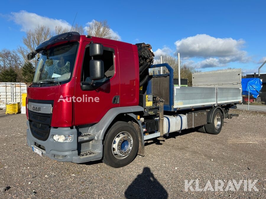 Prodaje se DAF LF290 kamion s ravnom platformom na aukciji