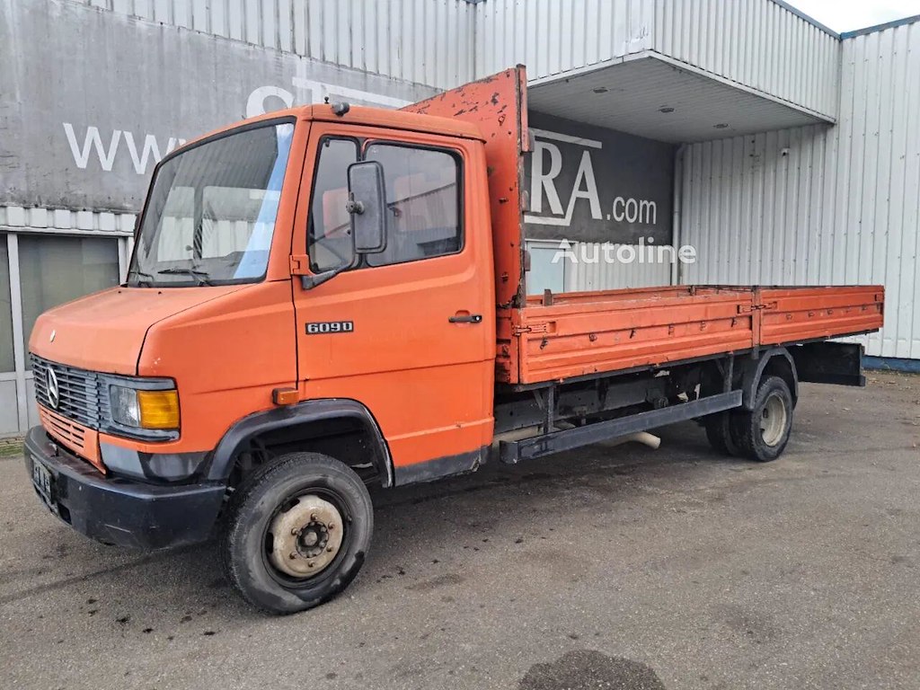 Mercedes-Benz 609 D, Manual , Spring Suspension kamion s ravnom platformom