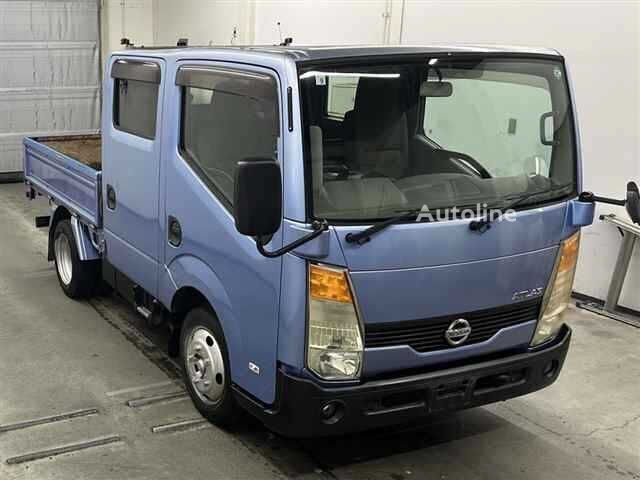 Nissan ATLAS kamion s ravnom platformom