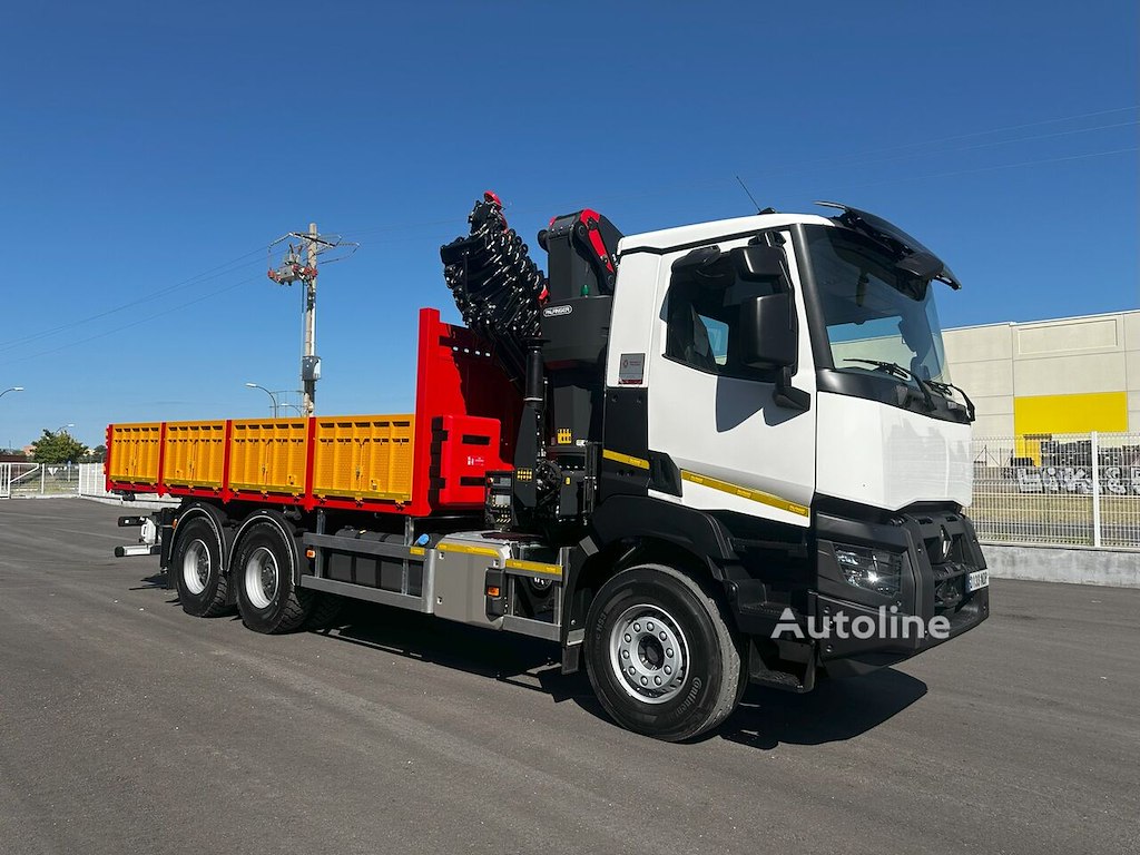 Novi Renault k 440 kamion s ravnom platformom