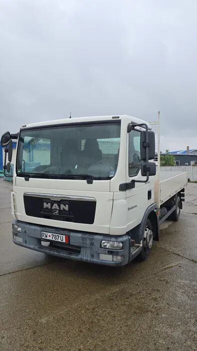 MAN TGL 7.150 kamion s ravnom platformom