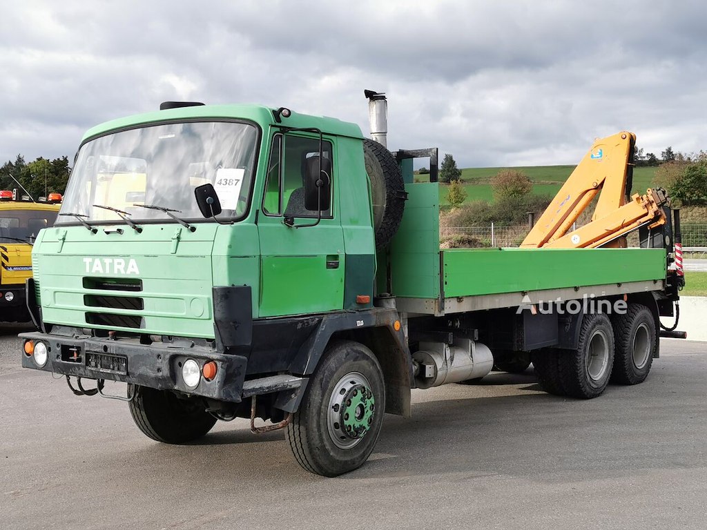 Tatra T815 kamion s ravnom platformom