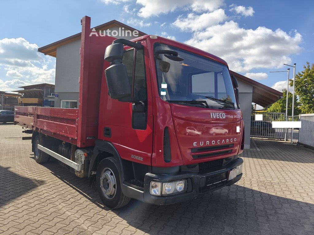 IVECO ML80E22 kamion s ravnom platformom