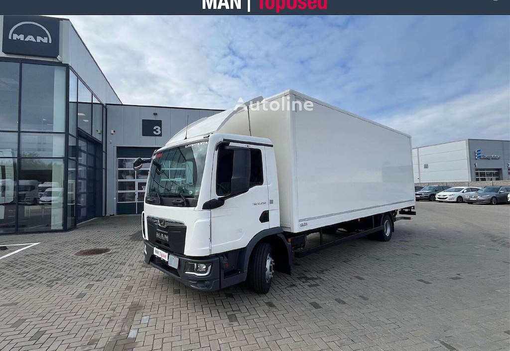 MAN 12.250 4x2 BL CH (8425) kamion furgon