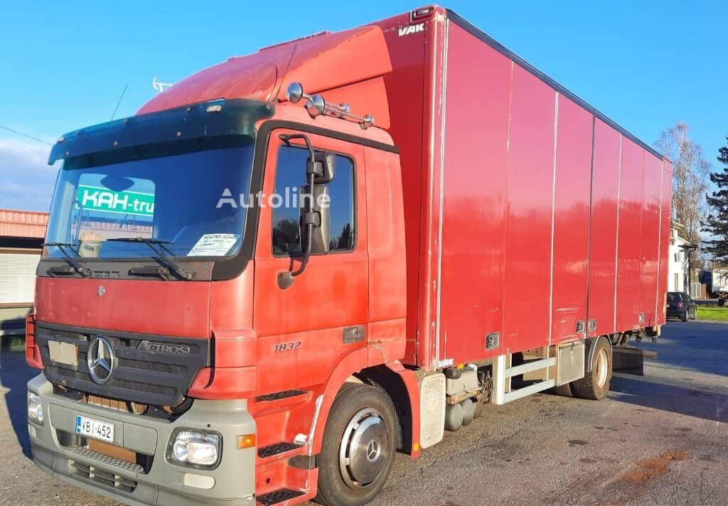 Mercedes-Benz Actros 1832 kamion furgon