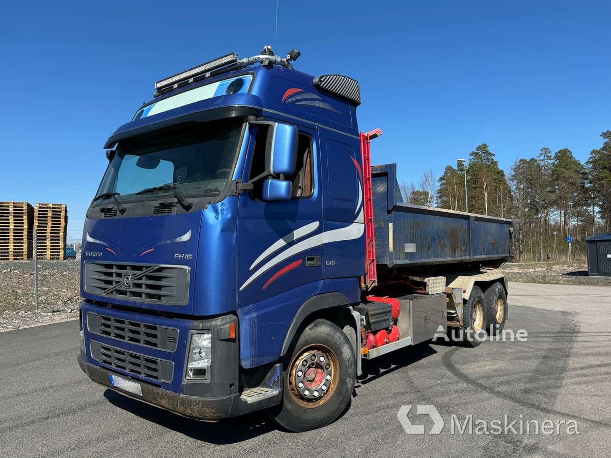 Prodaje se Volvo FH16 rol kiper sa kukom na aukciji