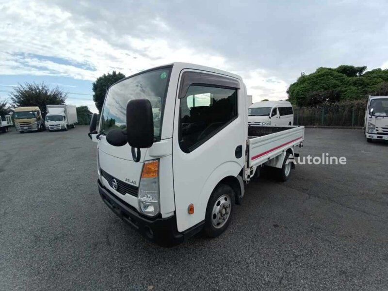 Nissan ATLAS kamion s ravnom platformom < 3.5t