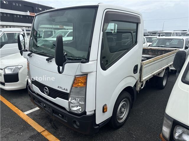 Nissan ATLAS kamion s ravnom platformom < 3.5t