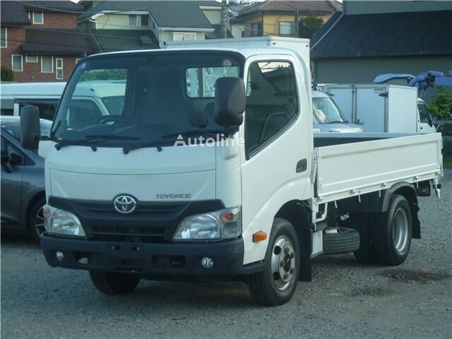Toyota TOYOACE kamion s ravnom platformom < 3.5t