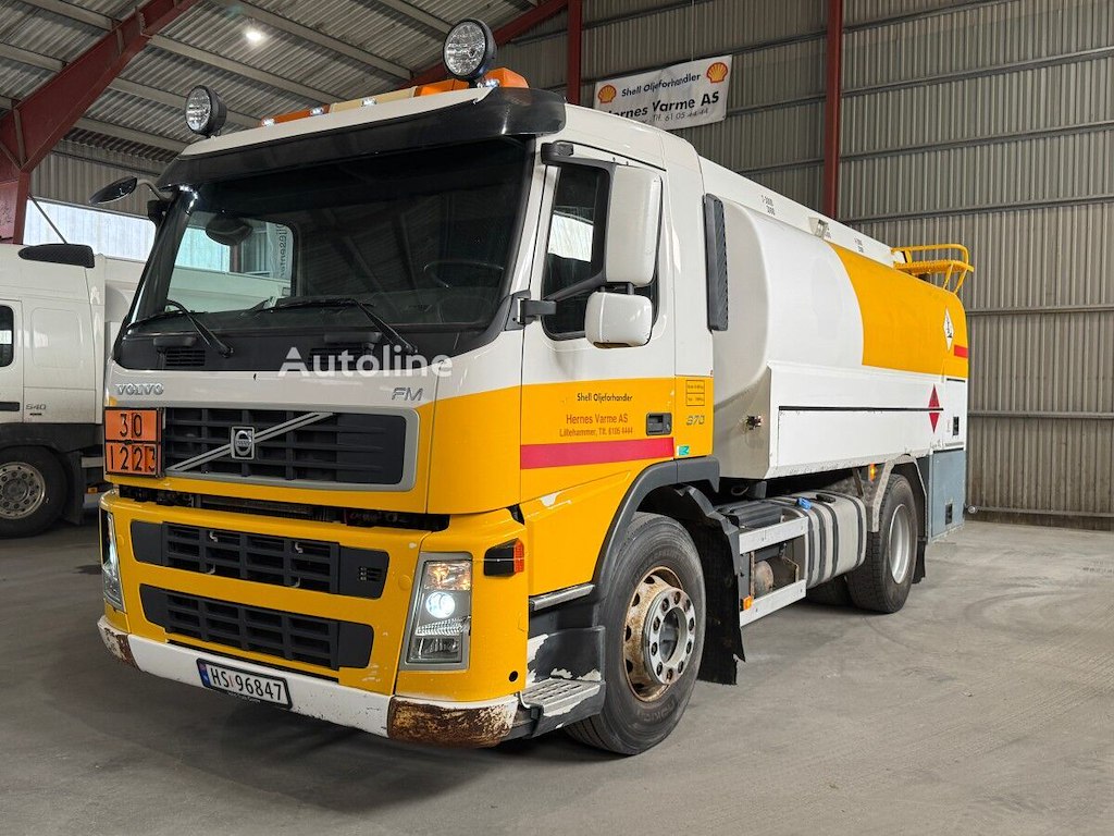 Prodaje se Volvo FM 370 tankbil autocisternu za gorivo na aukciji