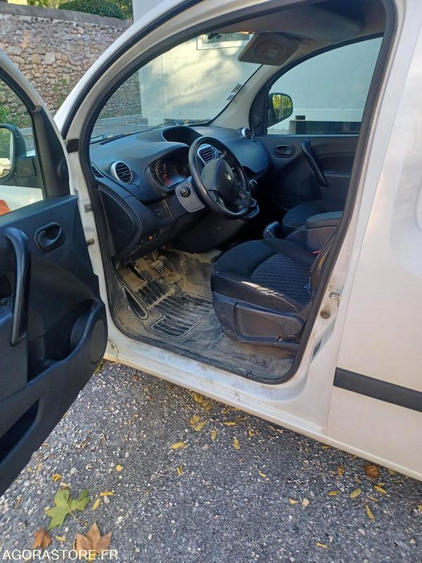 Prodaje se Renault KANGOO laki furgon na aukciji