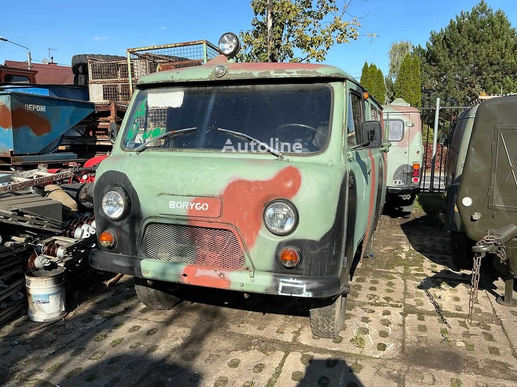 Prodaje se UAZ 452T-2 minibus furgon na aukciji
