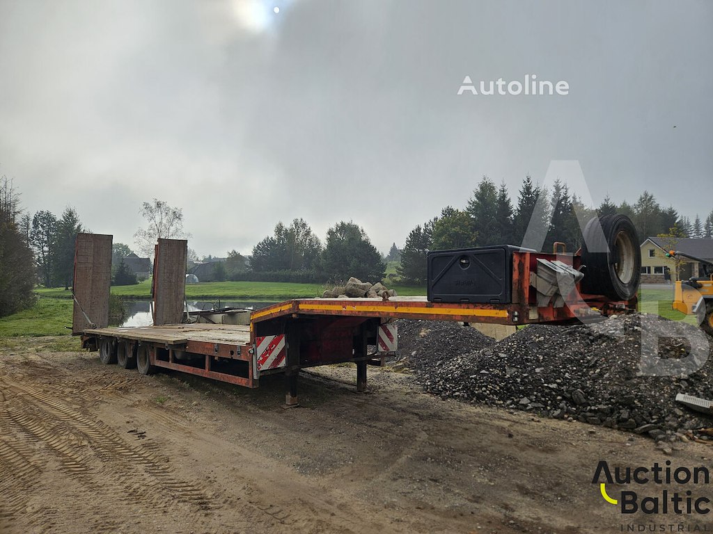 Prodaje se Faymonville STN-30 poluprikolicu sa kliznom ceradom na aukciji