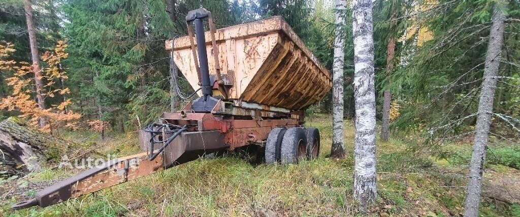 Kärry dumpperin lavalla prikolica kiper