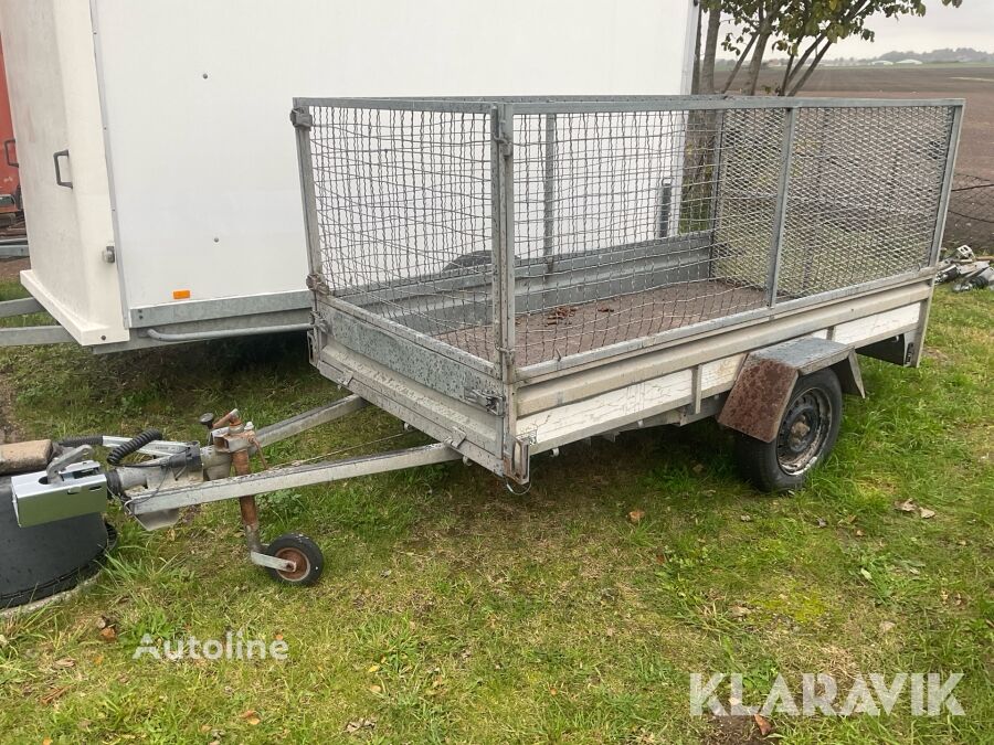 Prodaje se ssläp auto prikolicu na aukciji