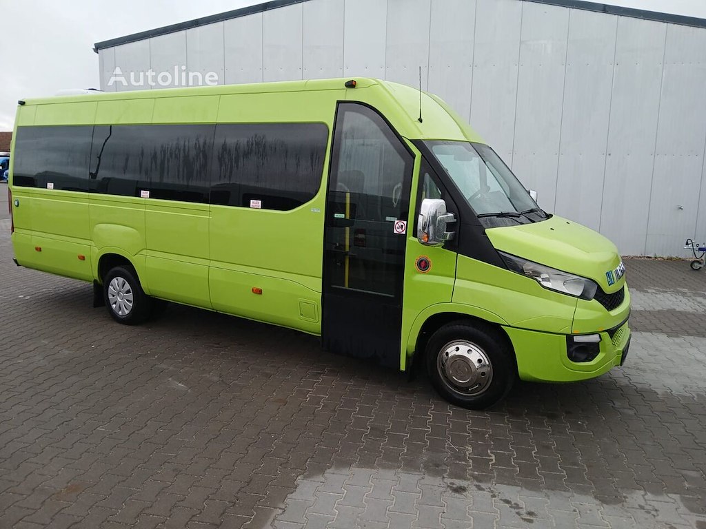 IVECO Daily prigradski autobus