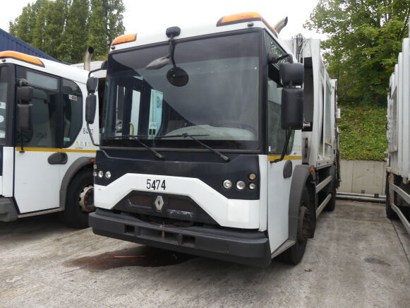 Prodaje se Renault Access kamion za smeće na aukciji