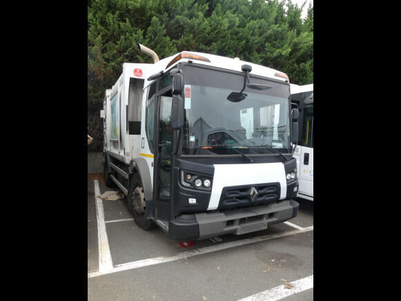 Prodaje se Renault Access kamion za smeće na aukciji