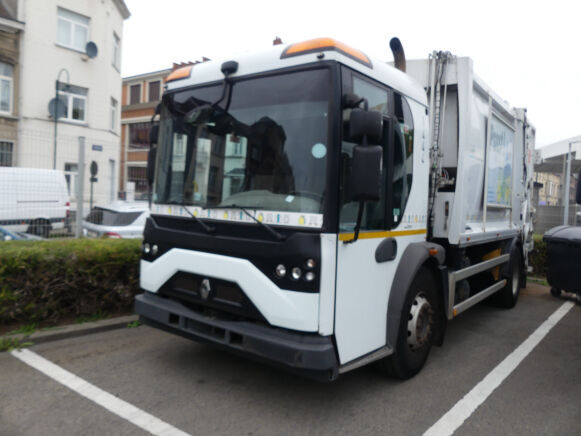 Prodaje se Renault Access kamion za smeće na aukciji