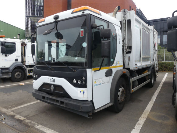 Prodaje se Renault Access kamion za smeće na aukciji