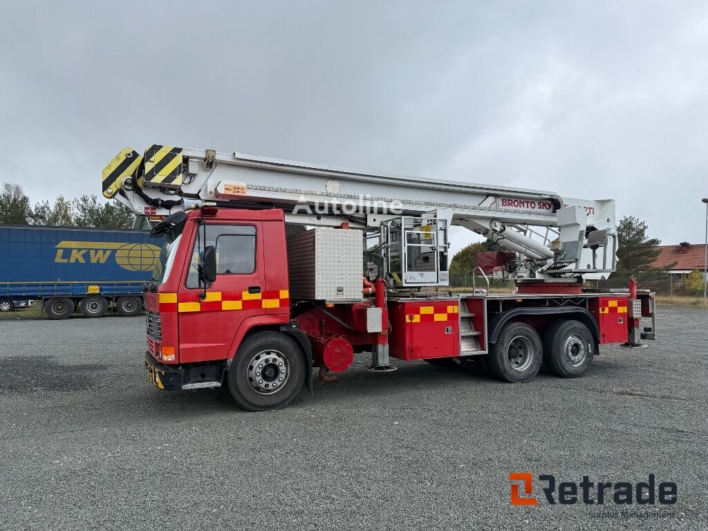 Prodaje se Volvo FL10 vatrogasnu hidrauličnu platformu na aukciji