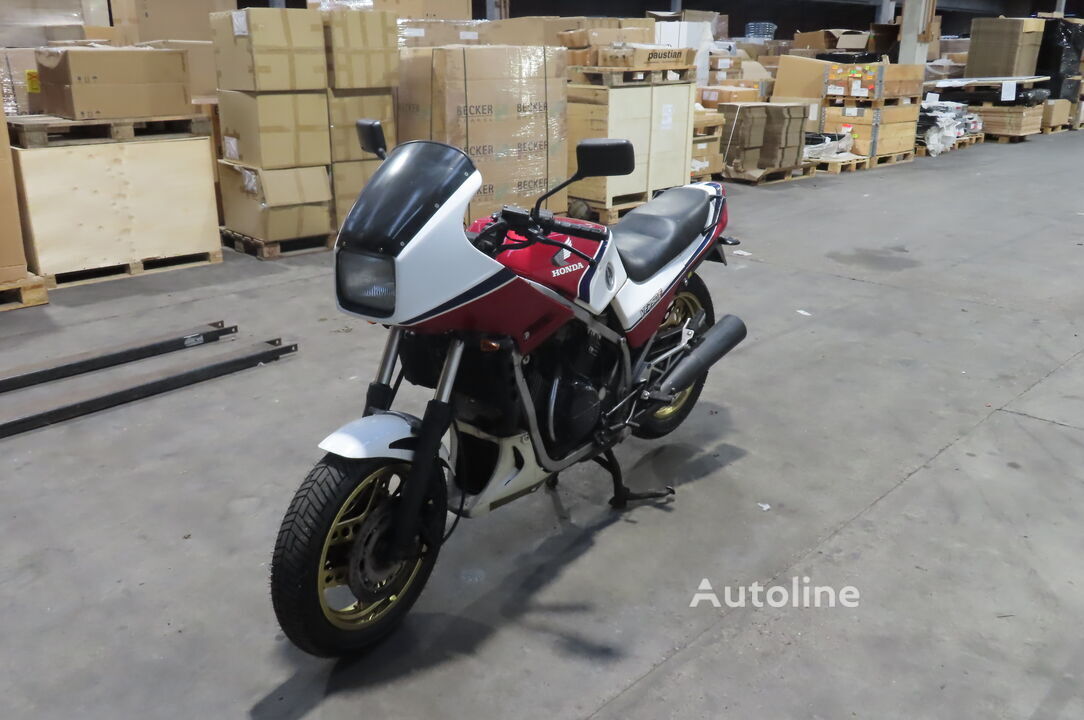 Prodaje se A7553 L1 - Motorcykel: Honda Vf 750 motocikl na aukciji