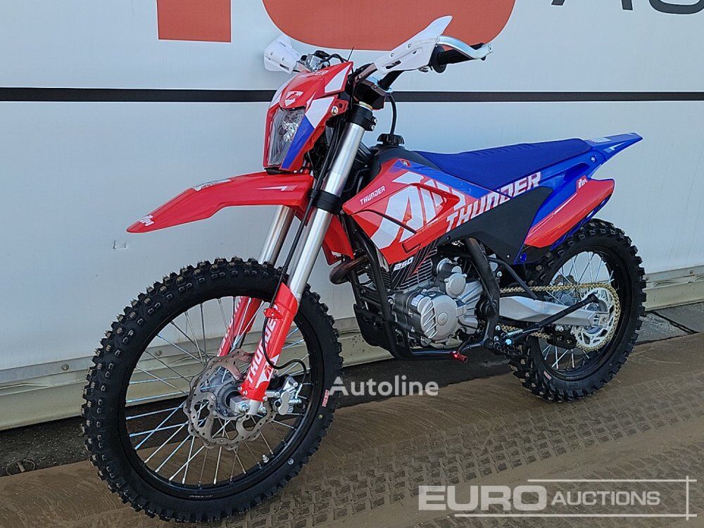 Prodaje se Apollo 2025 Apollo Thunder 250cc Motorcross Bike, 21" Front, 18" Rear T motocikl na aukciji