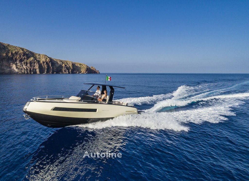Nova INVICTUS GT280 motorna jahta