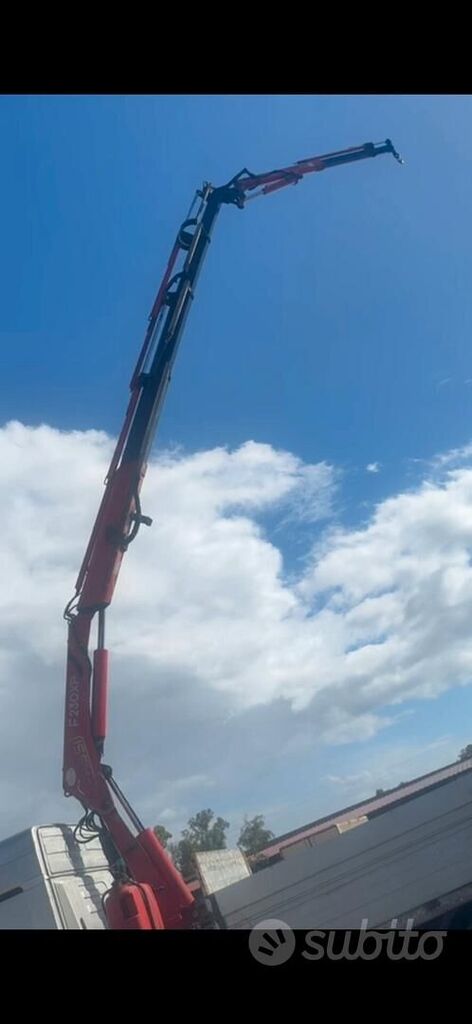 Fassi F230XP 4+2 CON RADIOCOMANDO E 4 STABILIZ autodizalica s kranom