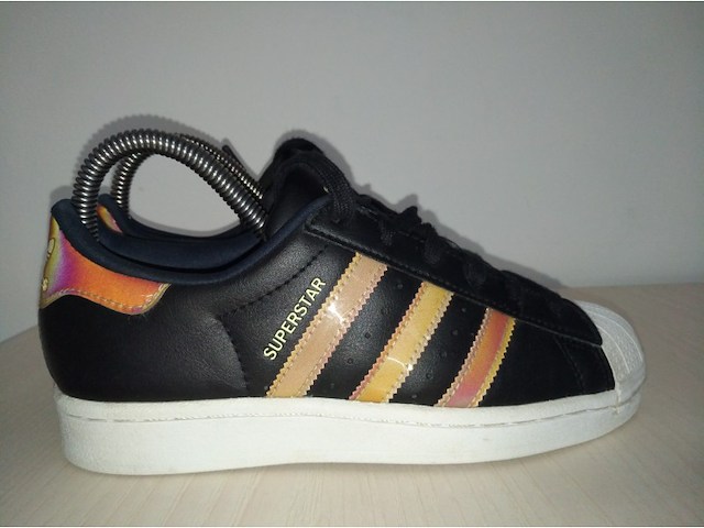 Adidas decije patike SUPERSTAR br 35/36