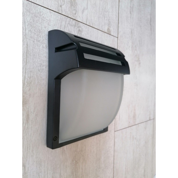 Baštenska zidna lampa 1xE27 BOSS crna