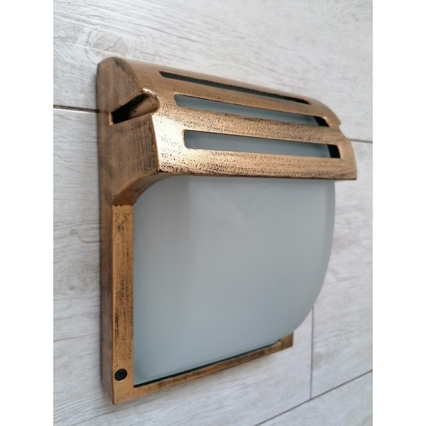 Baštenska zidna lampa 1XE27 BOSS braon