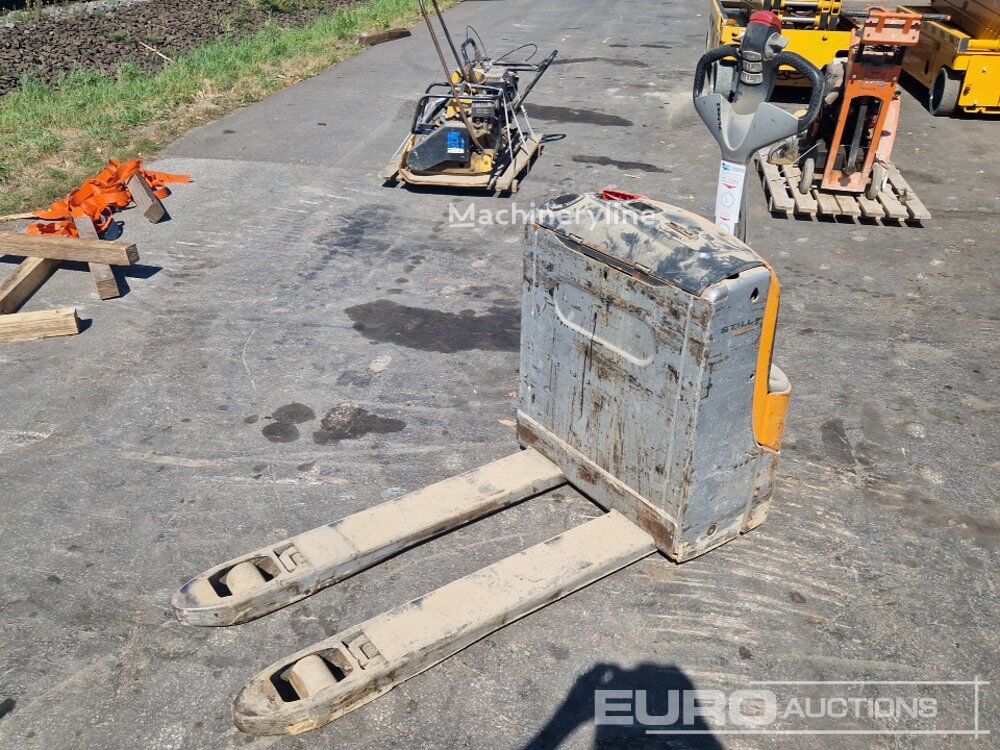 Prodaje se Still EXU 16 kašiku za prednje utovarivač na aukciji