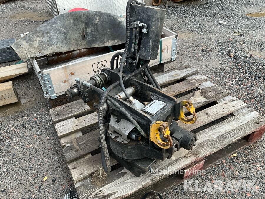 Prodaje se Steelwrist X04S40-S40 tiltrotator na aukciji