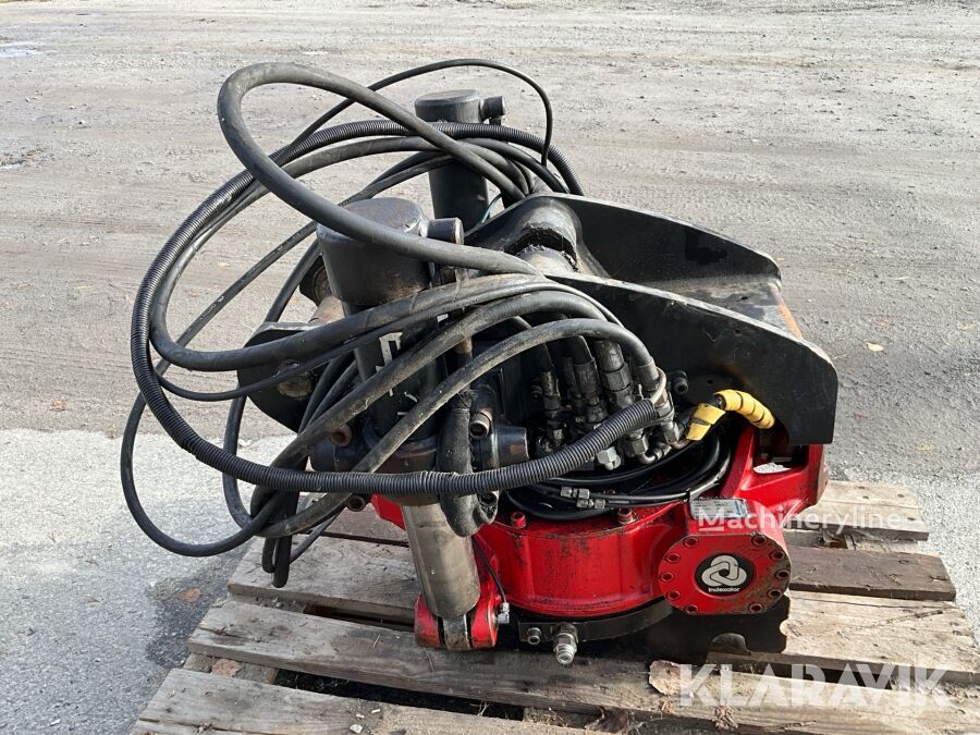Prodaje se Indexator R4 tiltrotator na aukciji