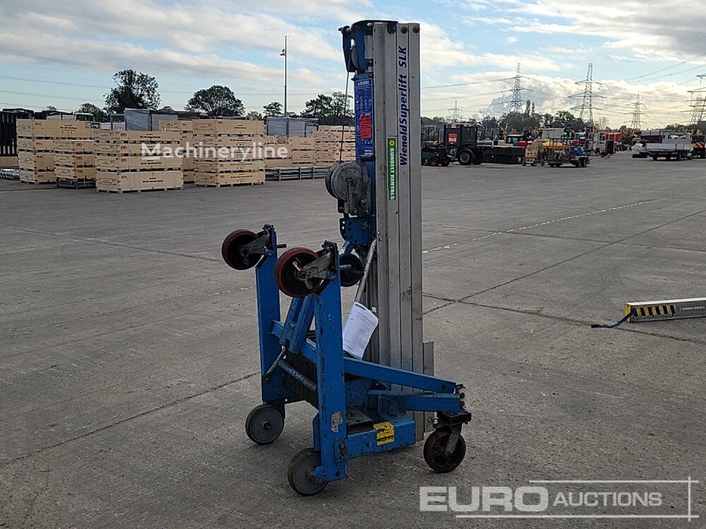 Prodaje se Wheeled Manual Material Lift kašiku za prednje utovarivač na aukciji